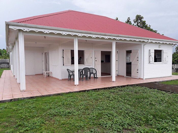 Maison à louer - Capesterre-Belle-Eau - 4 pièces - 3 chambres