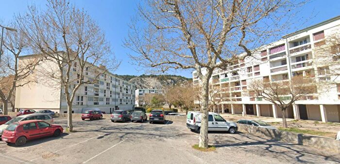 Appartement à louer - Dr Ayme, Cavaillon - 4 pièces