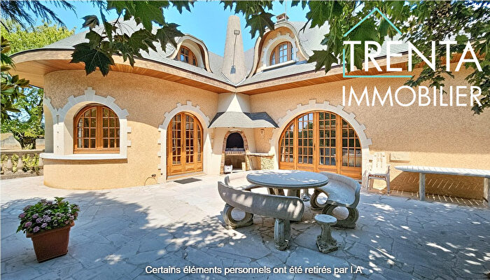 Les Abrets - Maison 7 pièces à vendre