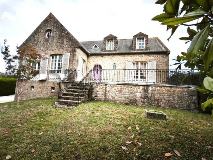 Maison 10 pièces à Mayenne, à vendre
