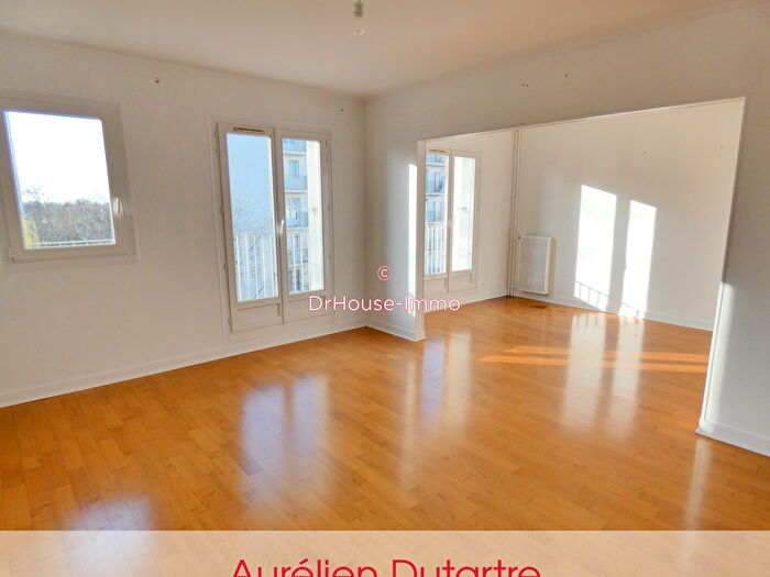 Appartement à vendre - Fleury-les-Aubrais, Clos de la Grande Salle, Villevaude, Vallée, Ormes du Mail - 4 pièces - 2 chambres