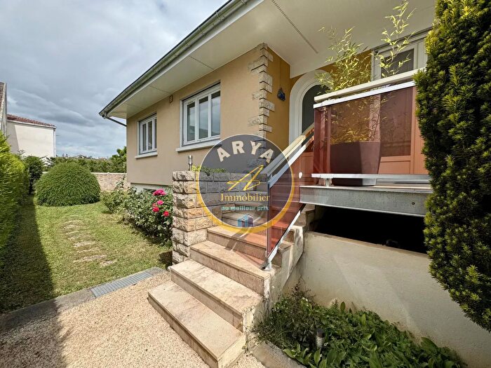 Fontaine-lès-Dijon : Maison 5 pièces à vendre