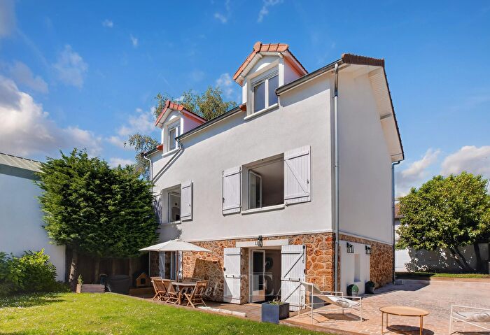 Garches, Centre-ville, Mairie - Maison 6 pièces à vendre