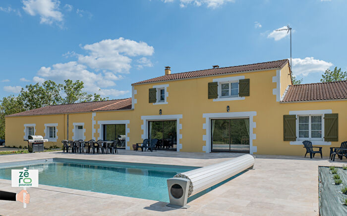 Maison 9 pièces à vendre - Mouzeuil-Saint-Martin