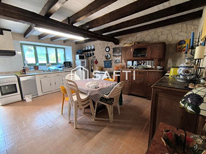 Maison à vendre - Salles-Lavalette - 3 pièces - 2 chambres