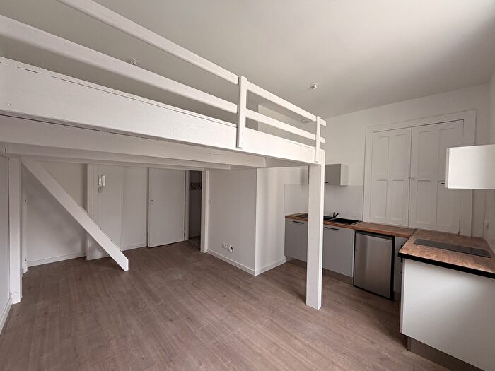 Appartement 1 pièce à Pau, Centre-ville, à louer