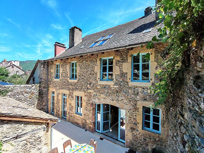 Maison à vendre - Saint-Geniez-dOlt - 8 pièces - 5 chambres