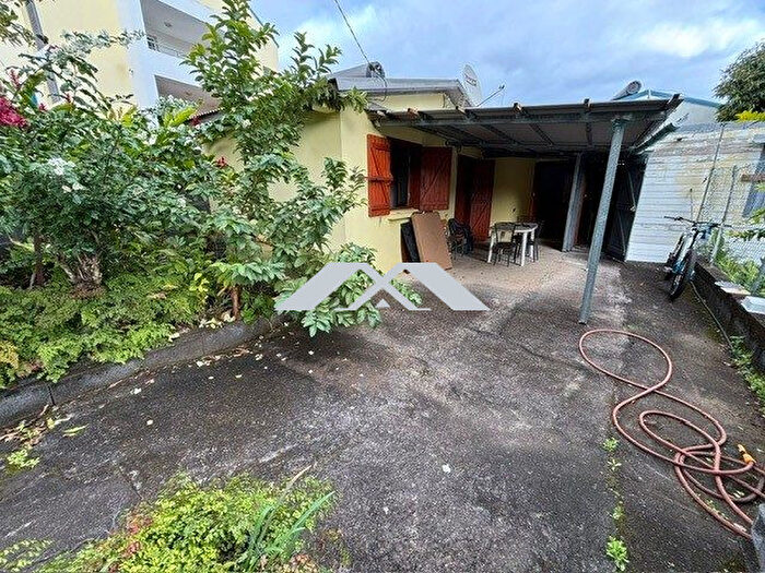 Maison à vendre - Saint-Joseph, Centre-ville, Jean Petit les Bas - 2 pièces - 1 chambre