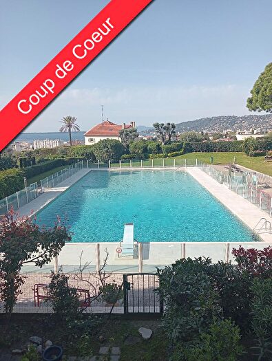 Appartement à louer - Antibes, Antibes-les-Pins, Trianon, Le Fournel, Peyregoue - 2 pièces - 1 chambre