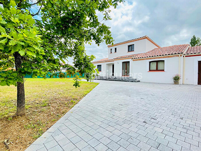 Maison à vendre - Montauban, Pays-Bas - 7 pièces - 5 chambres