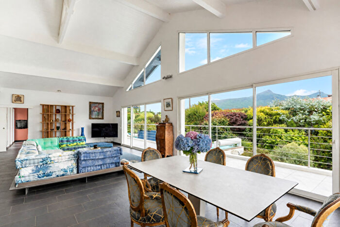 Urrugne : Maison 8 pièces à vendre