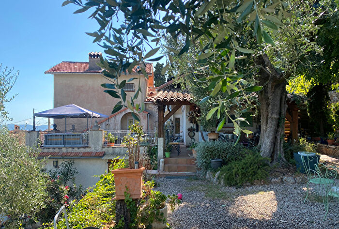 Maison à vendre - Grasse, Magagnosc, Saint-Mathieu - 7 pièces - 6 chambres