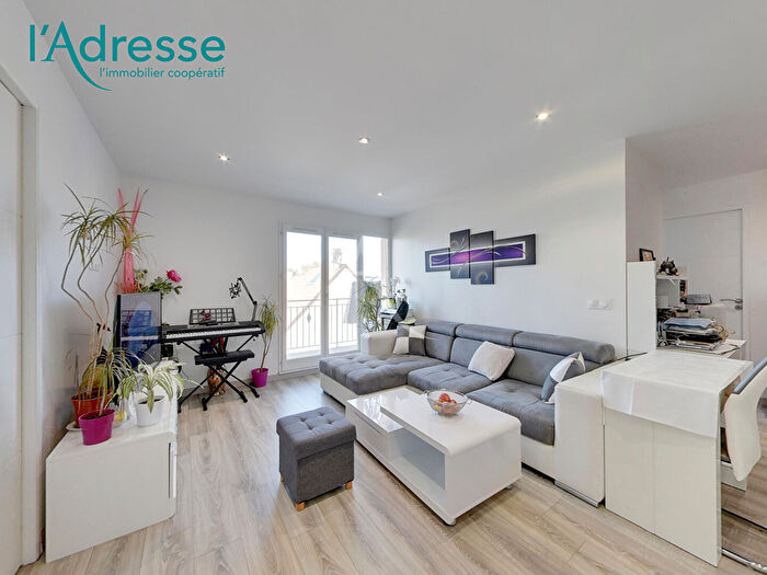 Noisy-le-Grand, Centre-ville - Appartement 3 pièces à vendre