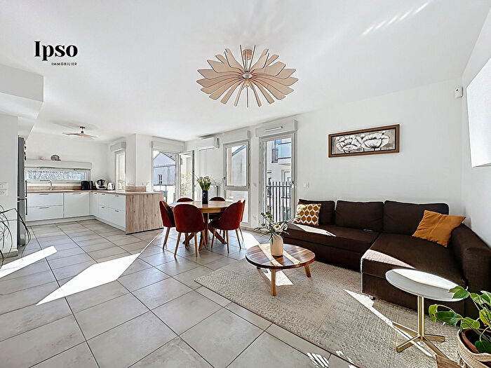 Appartement à vendre - Champagne-au-Mont-dOr - 3 pièces - 2 chambres