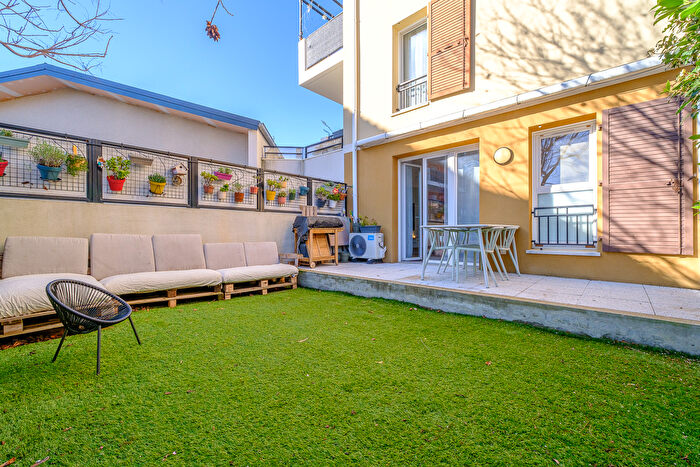 Appartement à vendre - Plan-de-Cuques - 4 pièces - 3 chambres