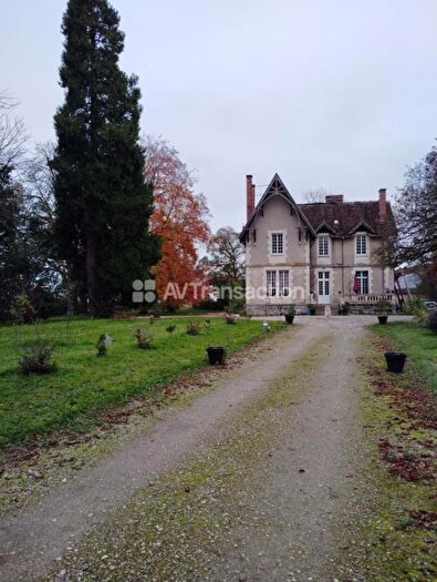 Maison 11 pièces à vendre à Arcomps
