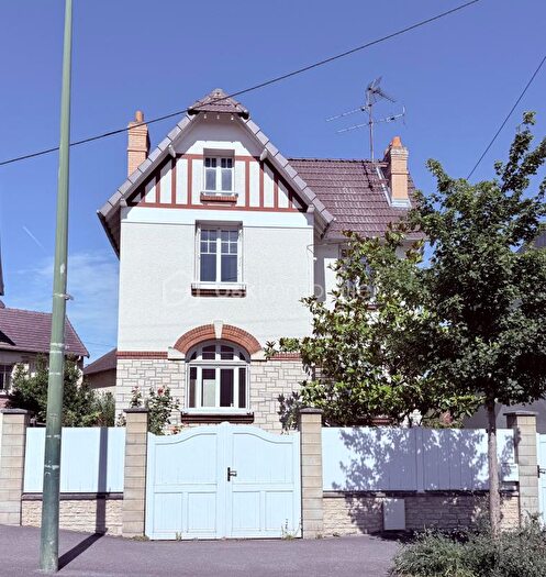 Caen, Sainte-Thérèse, Demi-Lune : Maison 5 pièces à vendre