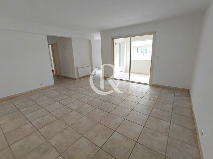 Appartement à louer - Hyères, Centre-ville - 2 pièces - 1 chambre