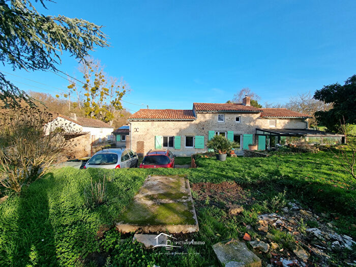 Maison à vendre - Benassay - 5 pièces - 3 chambres
