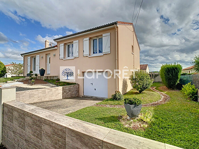 Nueil-les-Aubiers - Maison 5 pièces à vendre