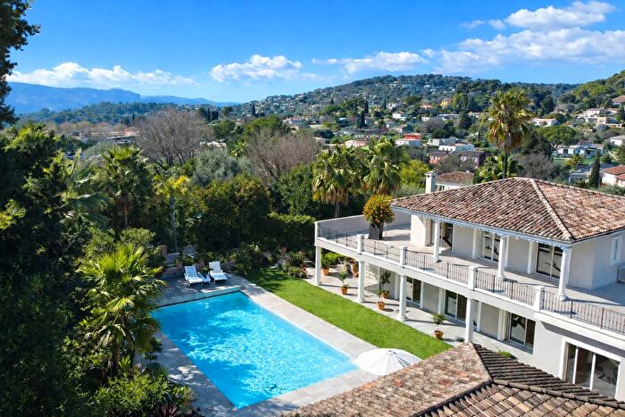 Maison à vendre - Mougins, Le Colombier, Colombe, Cabrières, Le Bordé - 6 pièces - 5 chambres