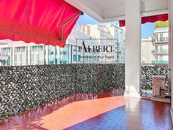 Appartement à vendre - Cannes, Centre-ville - 4 pièces - 2 chambres