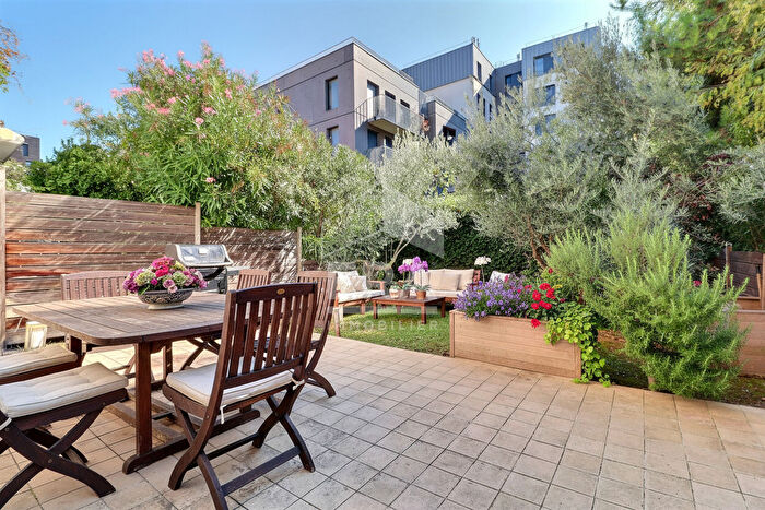 Appartement à vendre - Saint-Denis, La Plaine Saint-Denis - 5 pièces - 4 chambres