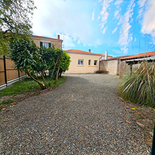 Maison à vendre - Champagné-les-Marais - 6 pièces - 4 chambres