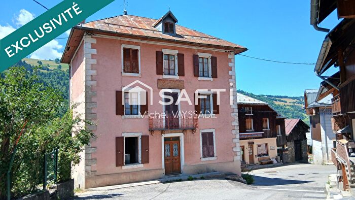 Maison à vendre - Les Avanchers-Valmorel - 10 pièces - 9 chambres