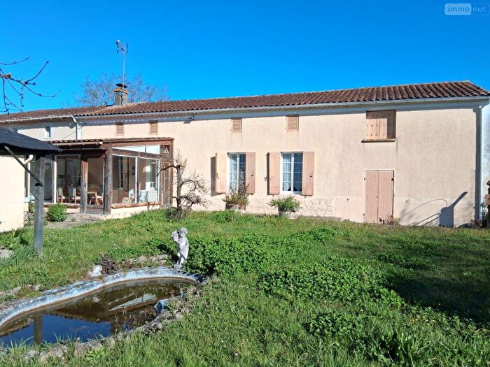 Maison à vendre - Saint-Ciers-sur-Gironde - 5 pièces - 4 chambres