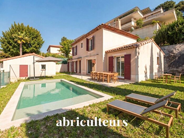 Maison à vendre - Marseille e , Les Caillols - 5 pièces - 4 chambres