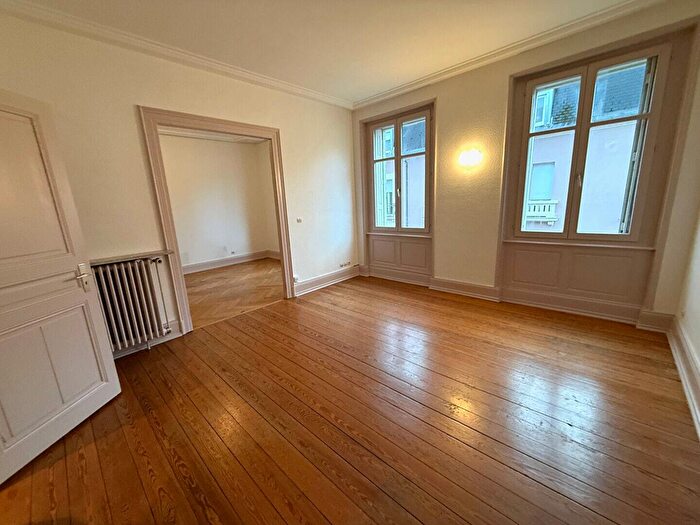 Appartement à louer - Wolf Wagner Centre, Mulhouse - 4 pièces - 2 chambres