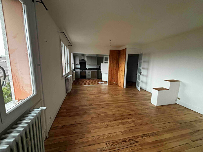 Appartement à louer - Saint-Étienne, Saint-Roch, Vivaraize, Valbenoite, Centre Deux - 4 pièces - 3 chambres