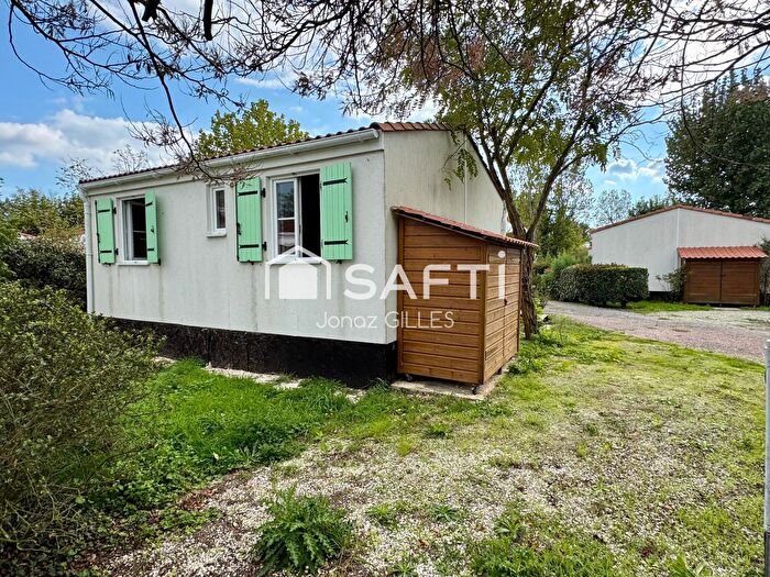 Saint-Pierre-d'Oléron : Maison 3 pièces à vendre