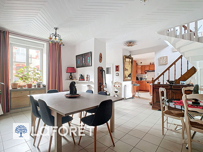 Maison à vendre - Bubry - 9 pièces - 6 chambres