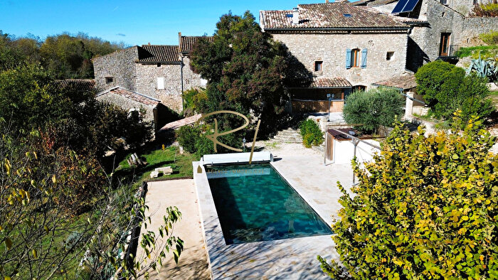 Maison à vendre - Rochegude - 10 pièces - 5 chambres