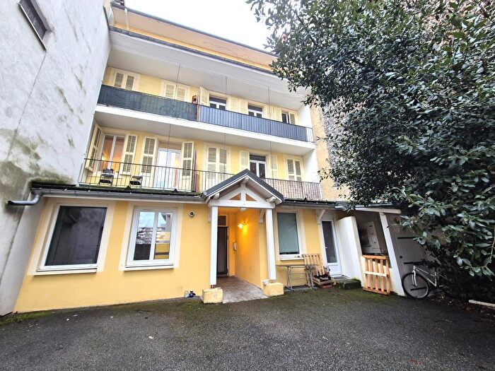 Appartement à louer - Aix-les-Bains, Centre-ville - 2 pièces - 1 chambre