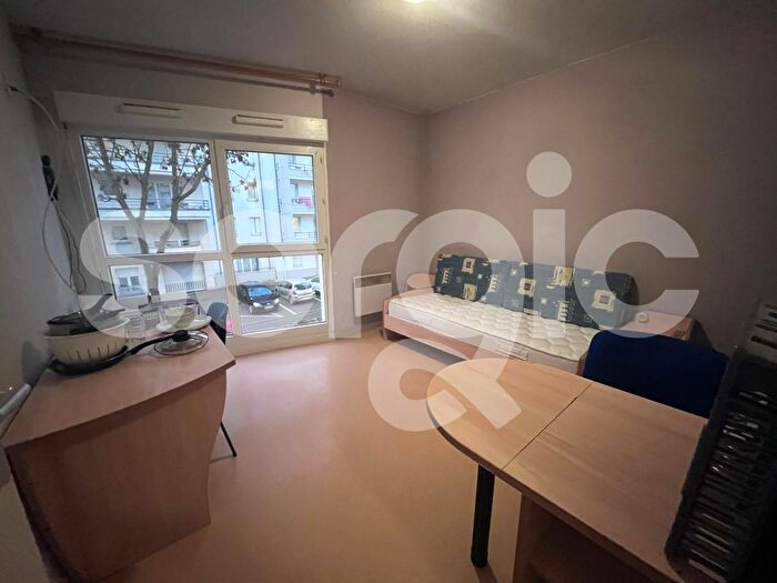 Appartement à louer - Orléans, La Croix Saint-Marceau, La Mouillère, Pré Pinson - 1 pièce