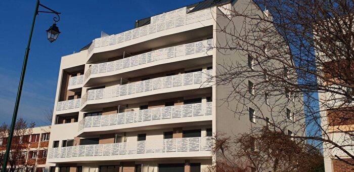 Plateau-Grèves-Europe-Gare du Stade-Fossés Jean, Colombes - Appartement 3 pièces à louer