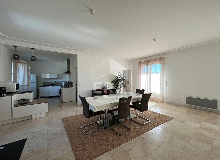 Appartement à louer - Châteauroux, Belle-Isle, Les Rocheforts, Saint-Christophe, Vaugirard - 4 pièces - 3 chambres