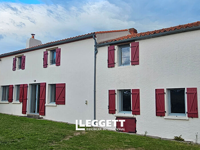 Maison à vendre - Saint-Étienne-de-Mer-Morte - 6 pièces - 4 chambres