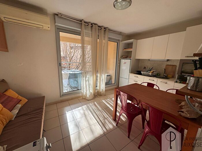 Appartement à louer - Centre Ville, Aix-en-Provence - 4 pièces - 3 chambres