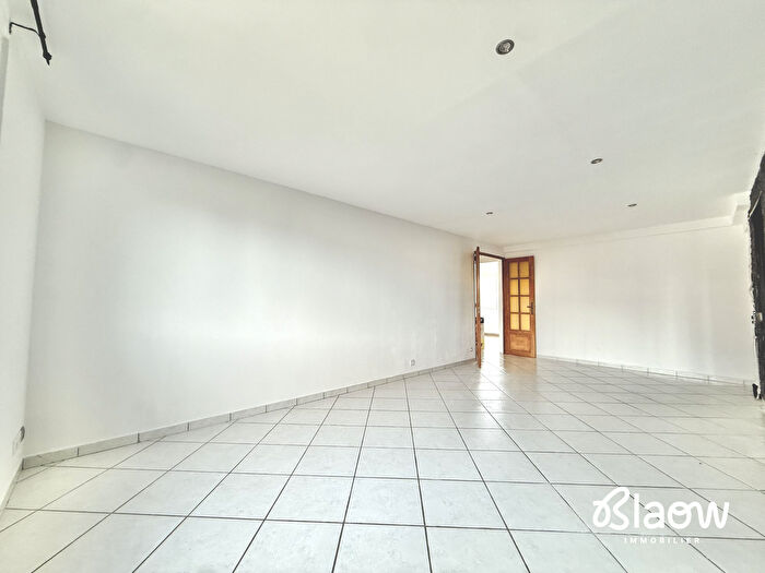 Appartement à vendre - Saint-Priest, Menival - 3 pièces - 2 chambres