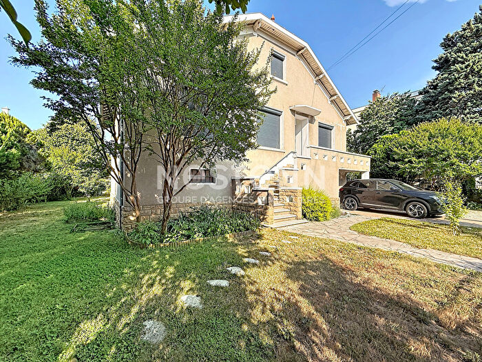 Maison 6 pièces à Bron, Centre-ville, à vendre