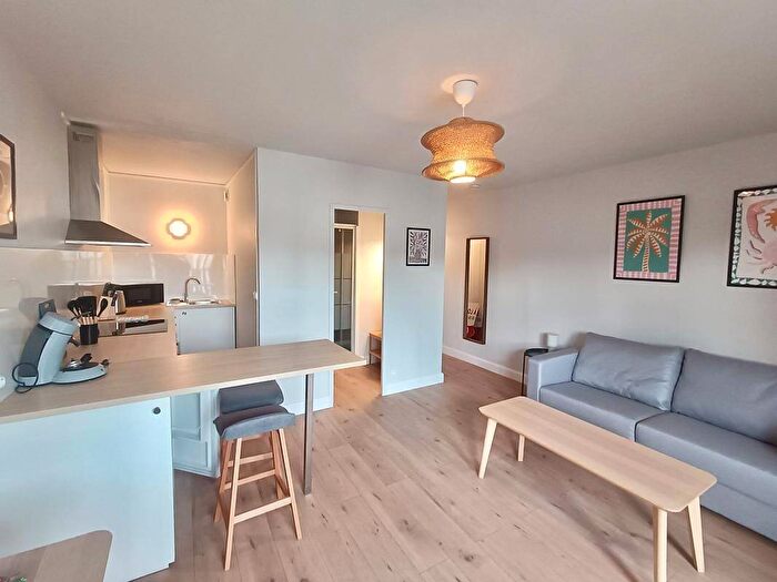 Centre Ville, Mont-de-Marsan : Appartement 1 pièce à louer