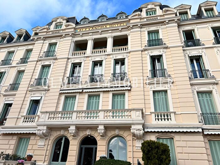 Appartement 2 pièces à Menton, Hôtel de Ville, Vieille Ville, Musée, Madone, Carnolès, à louer