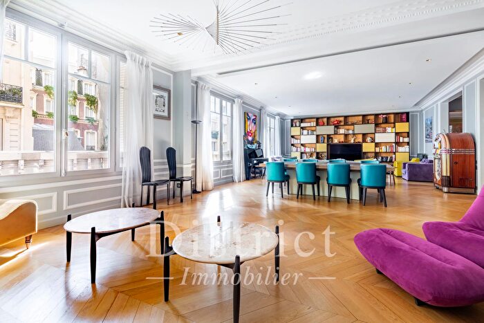 Appartement à vendre - Paris e , Triangle dOr - 7 pièces - 4 chambres