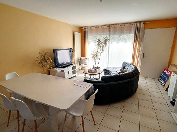 Appartement à louer - Saint-Berthevin - 4 pièces - 3 chambres