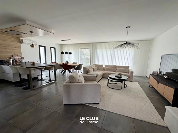 Maison à vendre - Saint-Ay - 6 pièces - 2 chambres