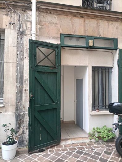 Appartement à vendre - Paris e , Europe - 4 pièces - 2 chambres